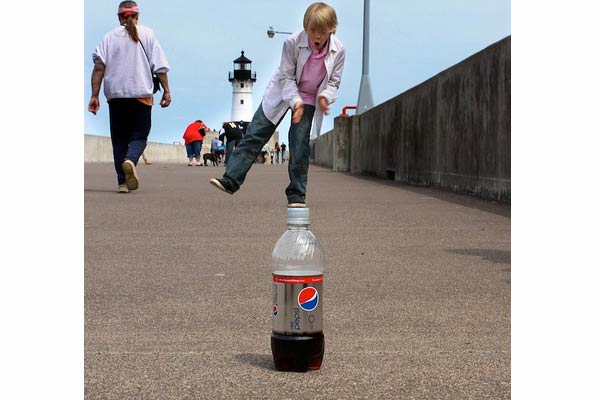 50 Forced Perspective Photographs around the world - Most Inspiring ...